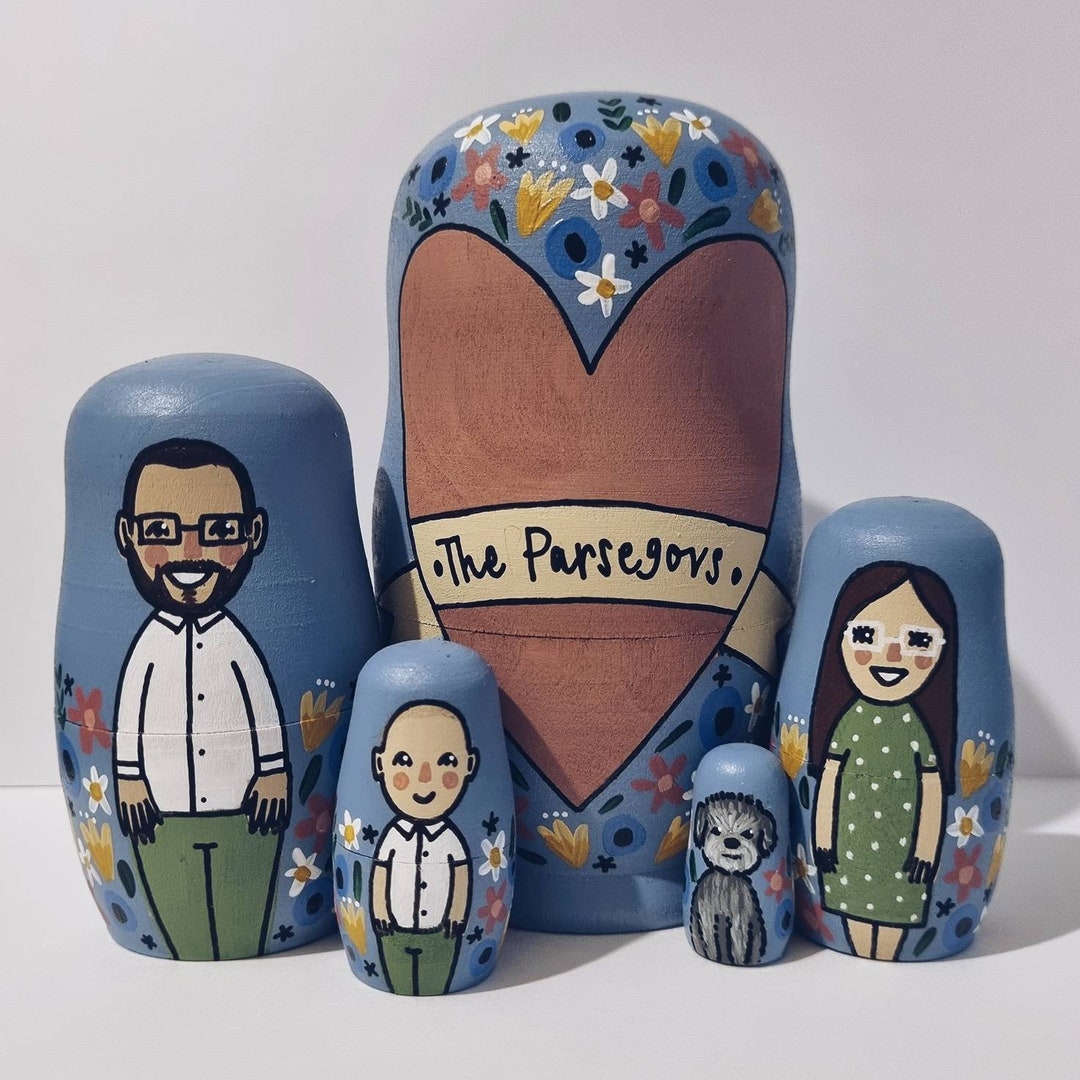 Family of 4 - FLORAL CLUSTER BACKGROUND - Personalised Nesting Dolls ...