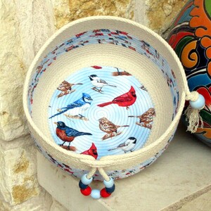BIRD LOVERS ROPE Bowl, Beautiful Bird Print, Hanging Bead Trim, All ...
