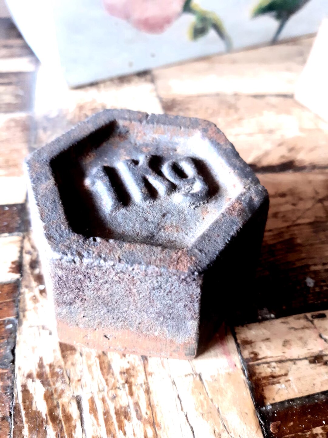 Rusty Vintage Hexagonal Cast Iron Grocery Store 1kg Weights, Rustic ...