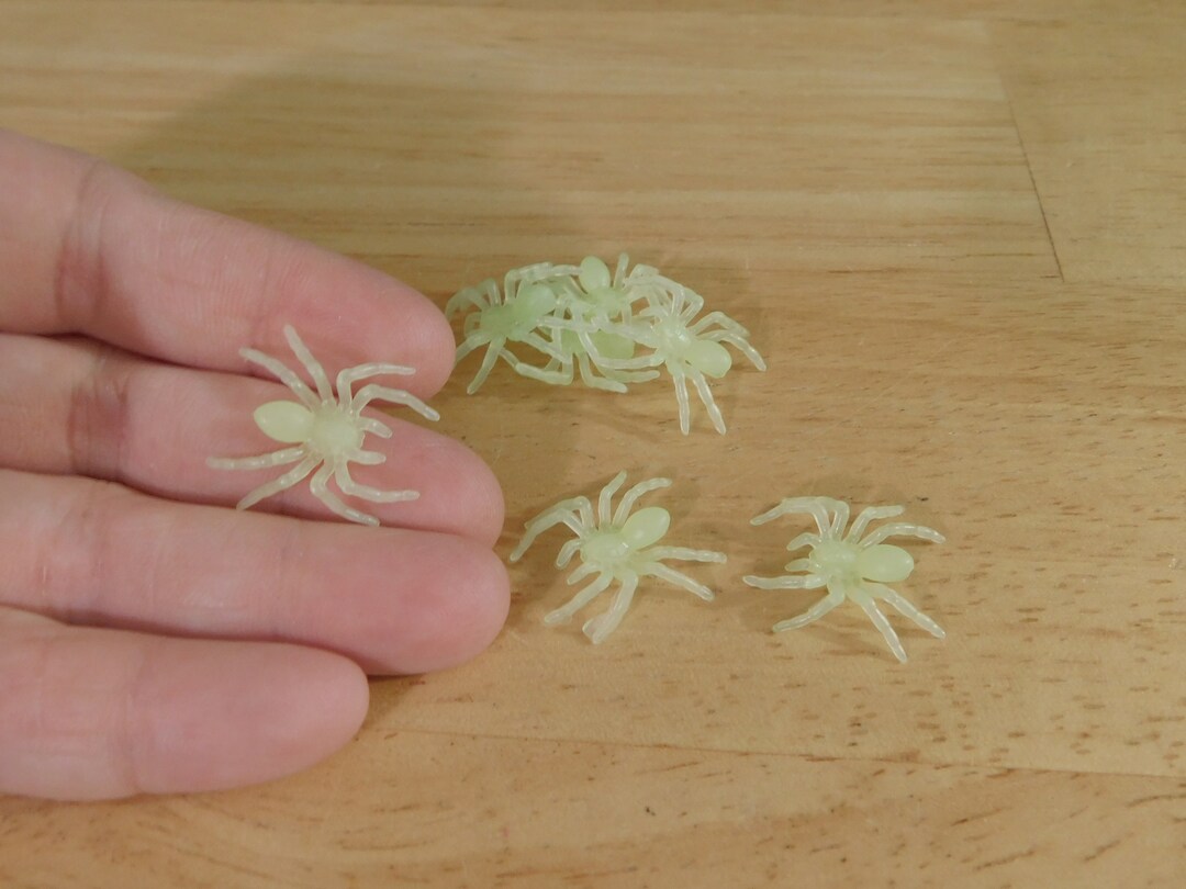 Glow in the Dark Fake Spiders Small 7/8" (arachnid Found Object ...