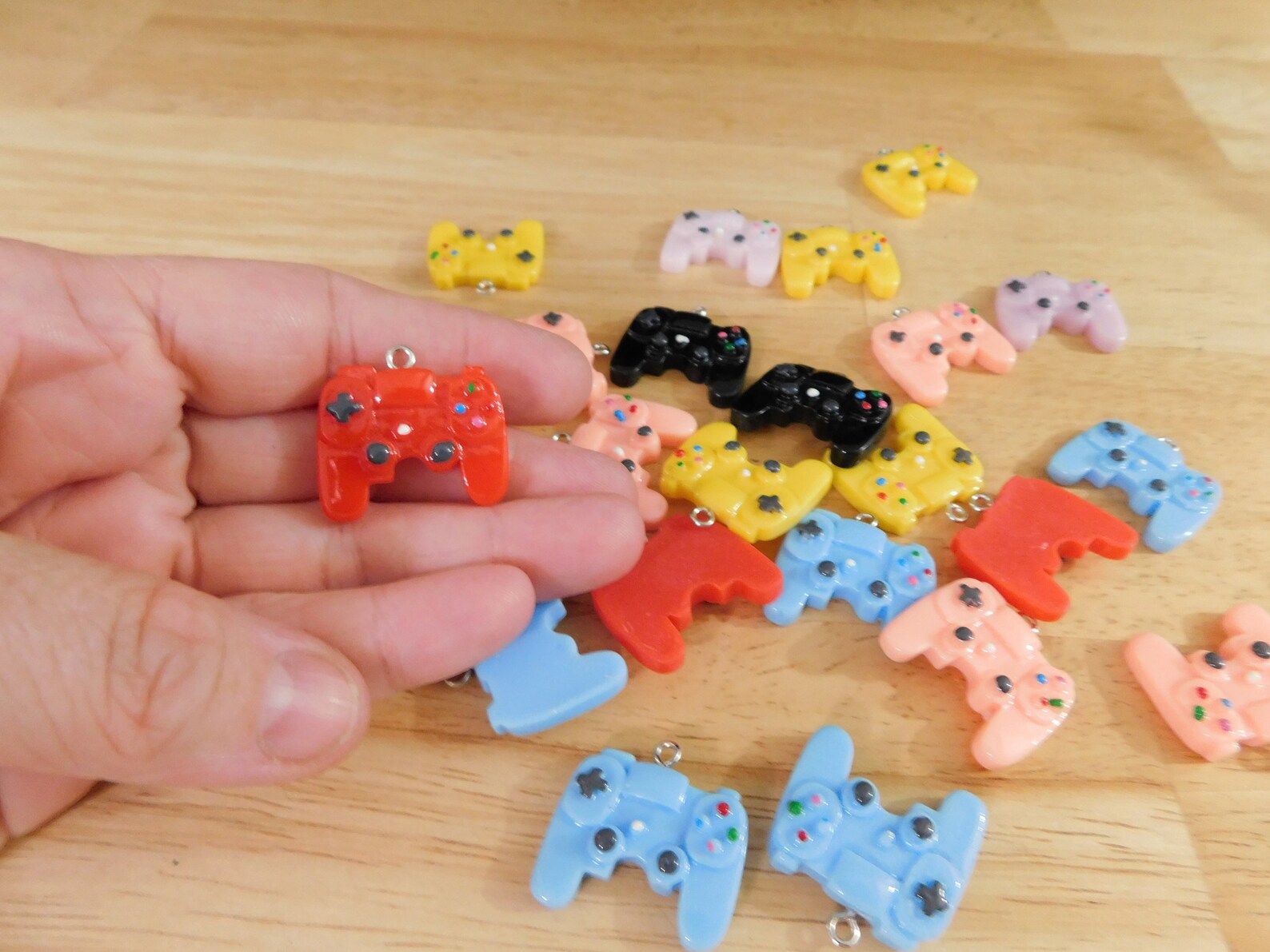 Video Game Controller Resin Pendants, Mixed Color, 24x26x7mm (gamer ...