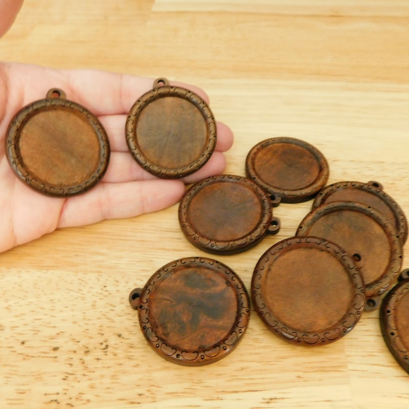 Round Wood Pendant - Etsy
