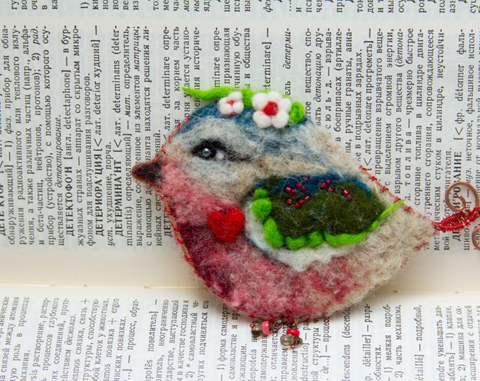 Blush Bird Pin Brooch Bright Bird With Daisies and Plumage - Etsy