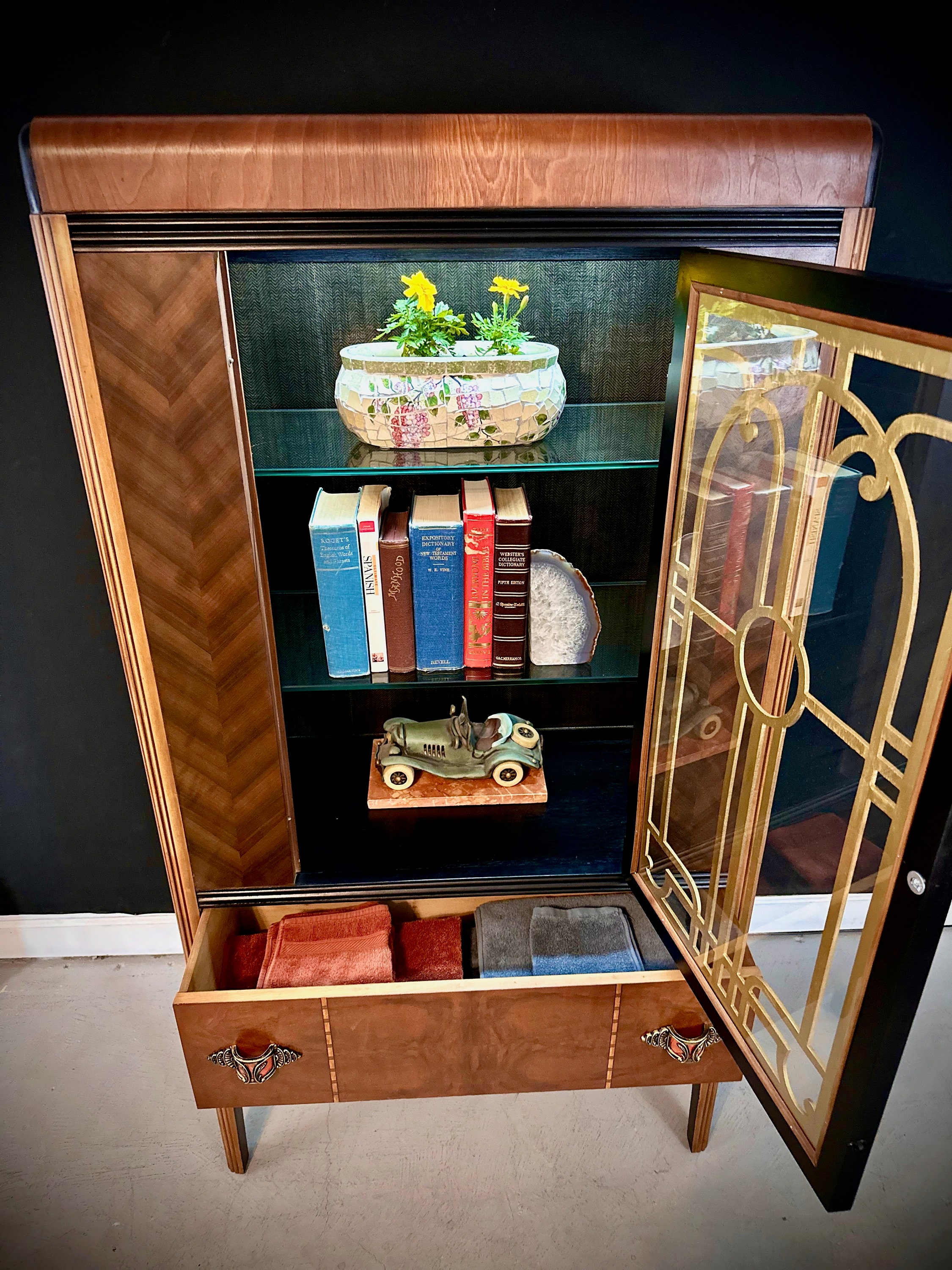 Regal Art Deco Waterfall Bookcase / Curio Cabinet / Illuminated Display ...