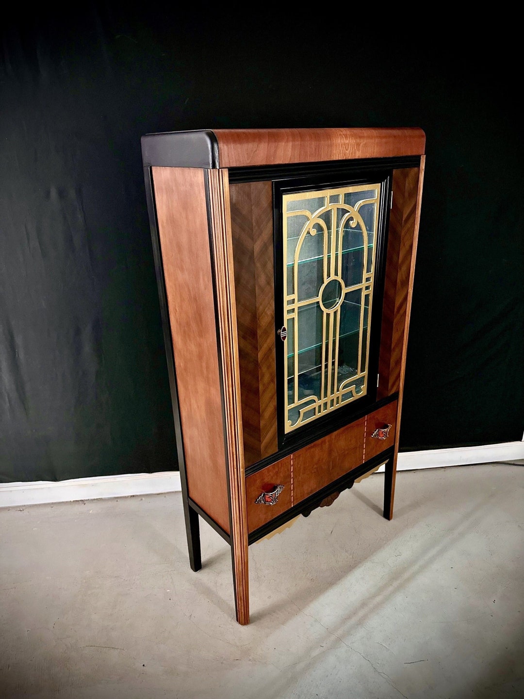 Regal Art Deco Waterfall Bookcase / Curio Cabinet / Illuminated Display ...