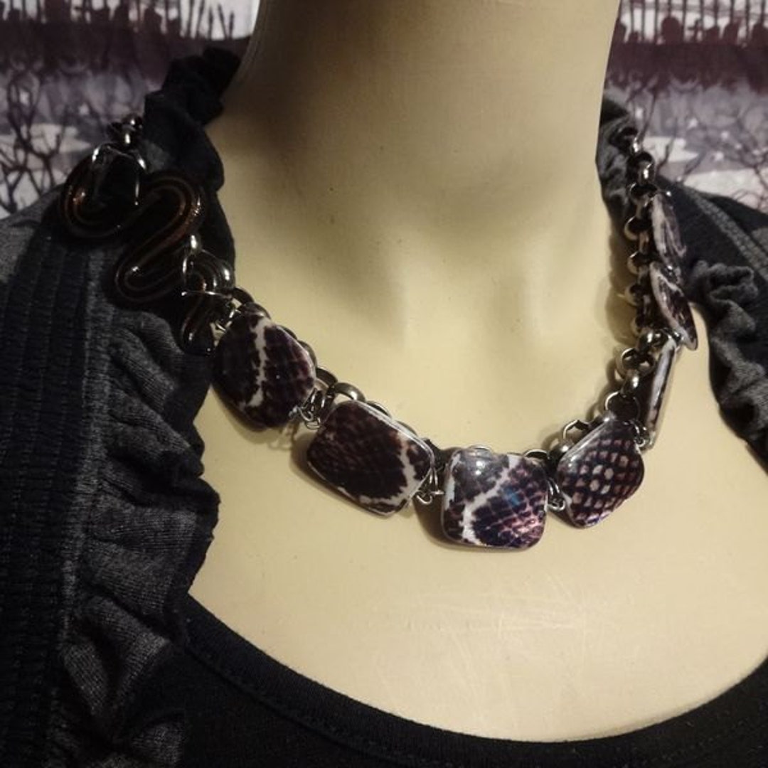 Collar Serpentine Charmer - OOAK - Etsy España