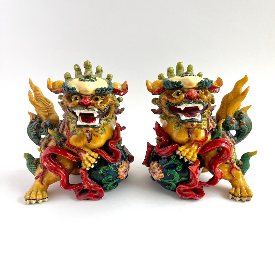COLORFUL FOO DOGS, Pair Resin Figures, Vintage Chinoiserie, Toscano ...