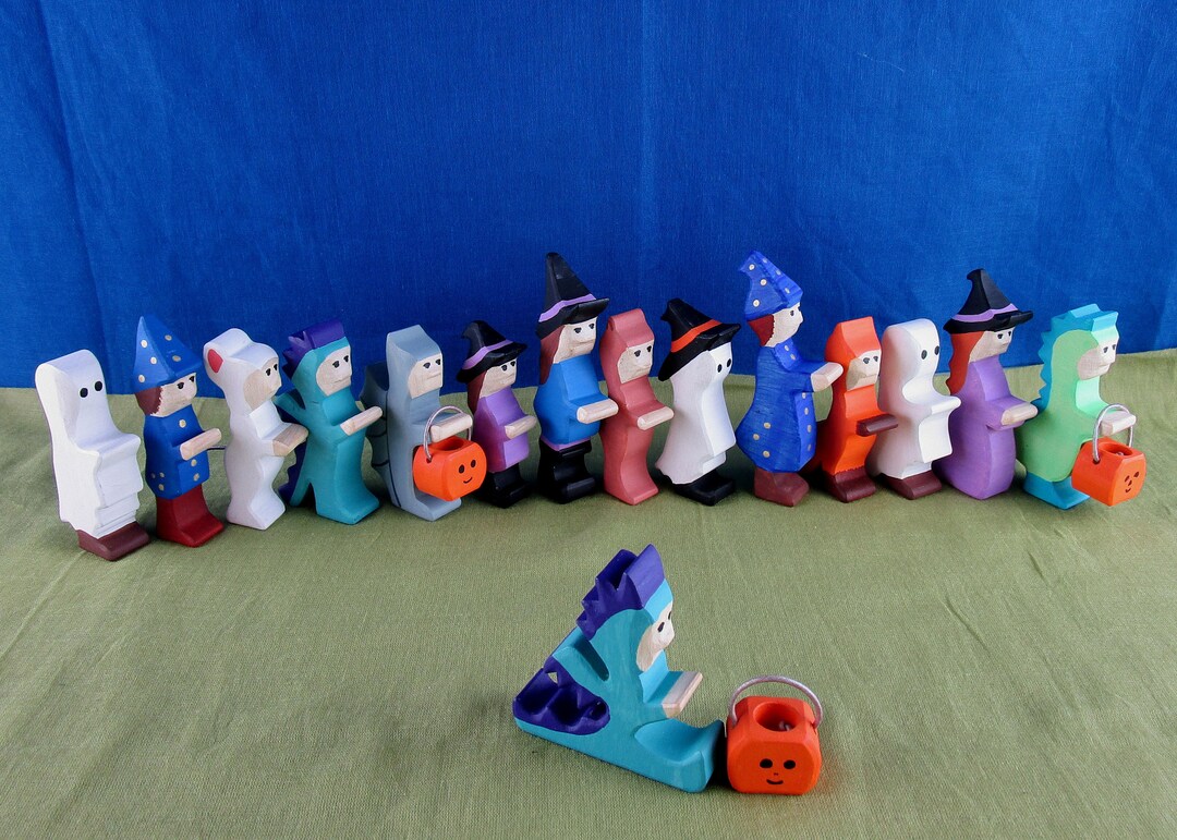 DIY / Instruction / Scroll Saw Patterns for 16 Different Wooden Figures ...