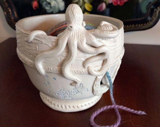 Octopus Porcelain Yarn Bowl Wide Base, Indented Rim, 3 Yarn Feeds ...