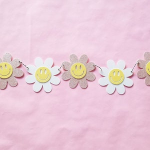 Smiley Face Daisy Garland - Retro Party Decor - 70s Party Decor ...