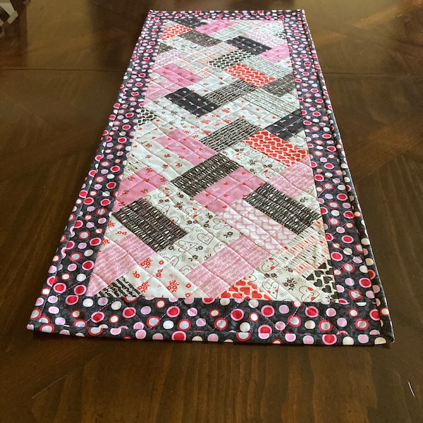 Valentine Table Runner - Etsy