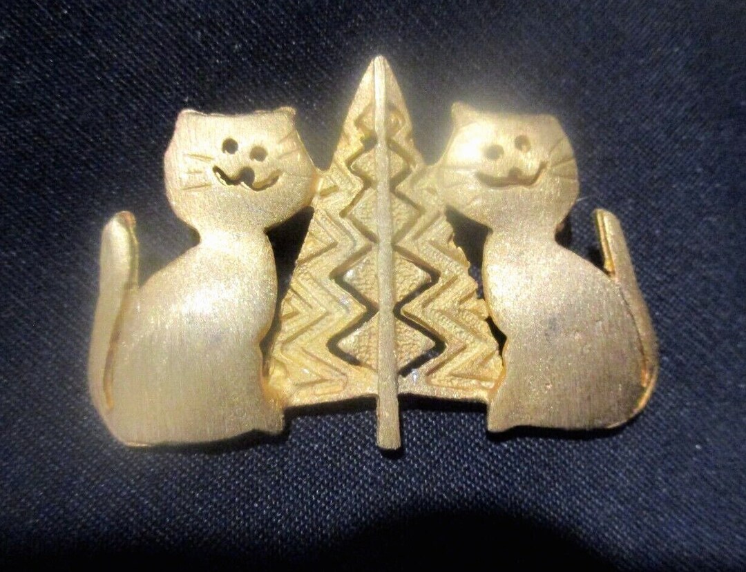 Ultracraft Christmas Kitty Cat Tree Pin Bff's Couple Proud of Their ...