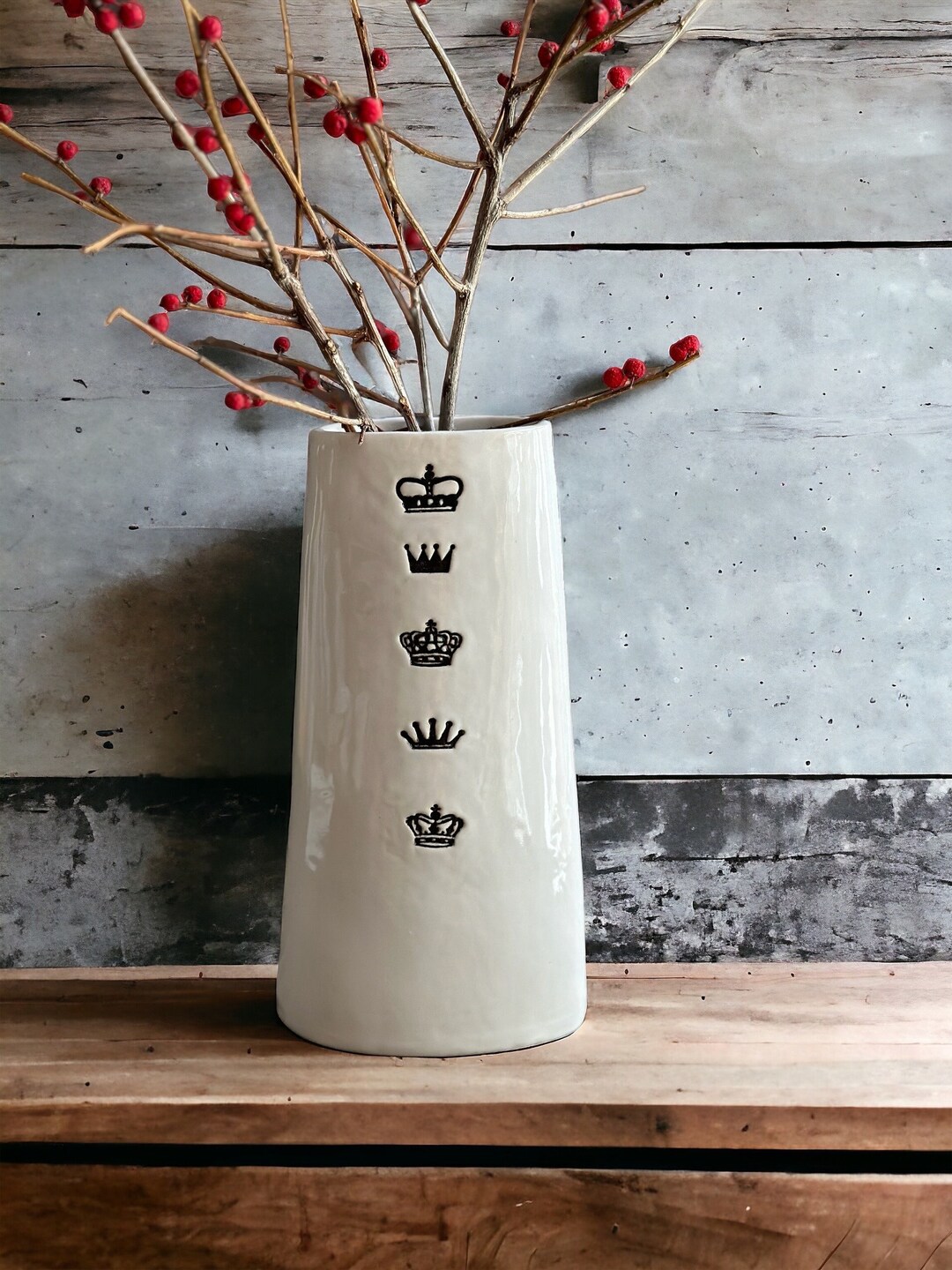 Handmade Ceramic Vase With Engraved Crowns Gift for Queen Lover ...