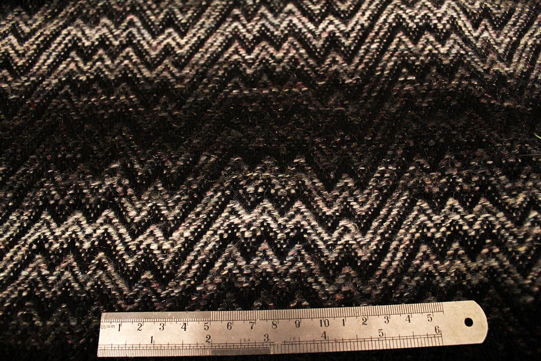 On Sale Black and White Zigzag Chevron Ombre Wool Acrylan Blend Fabric ...