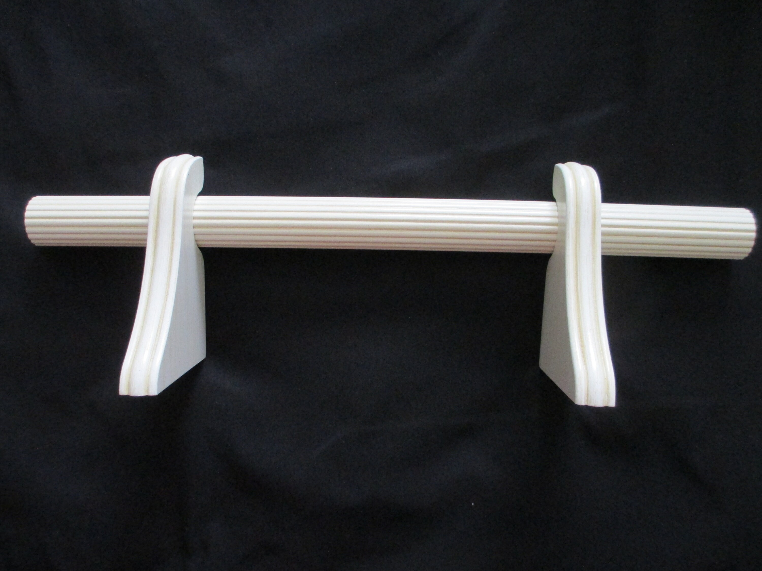 18" Ivory / Cream Painted Fluted Wood Rod , 3 Rings and 2 Fluted ...