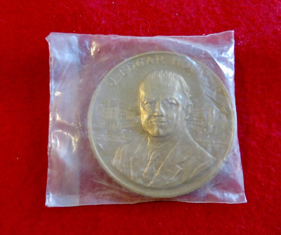 Vintage 1972 J Edgar Hoover FBI Bronze US Mint Coin Medal Paperweight ...