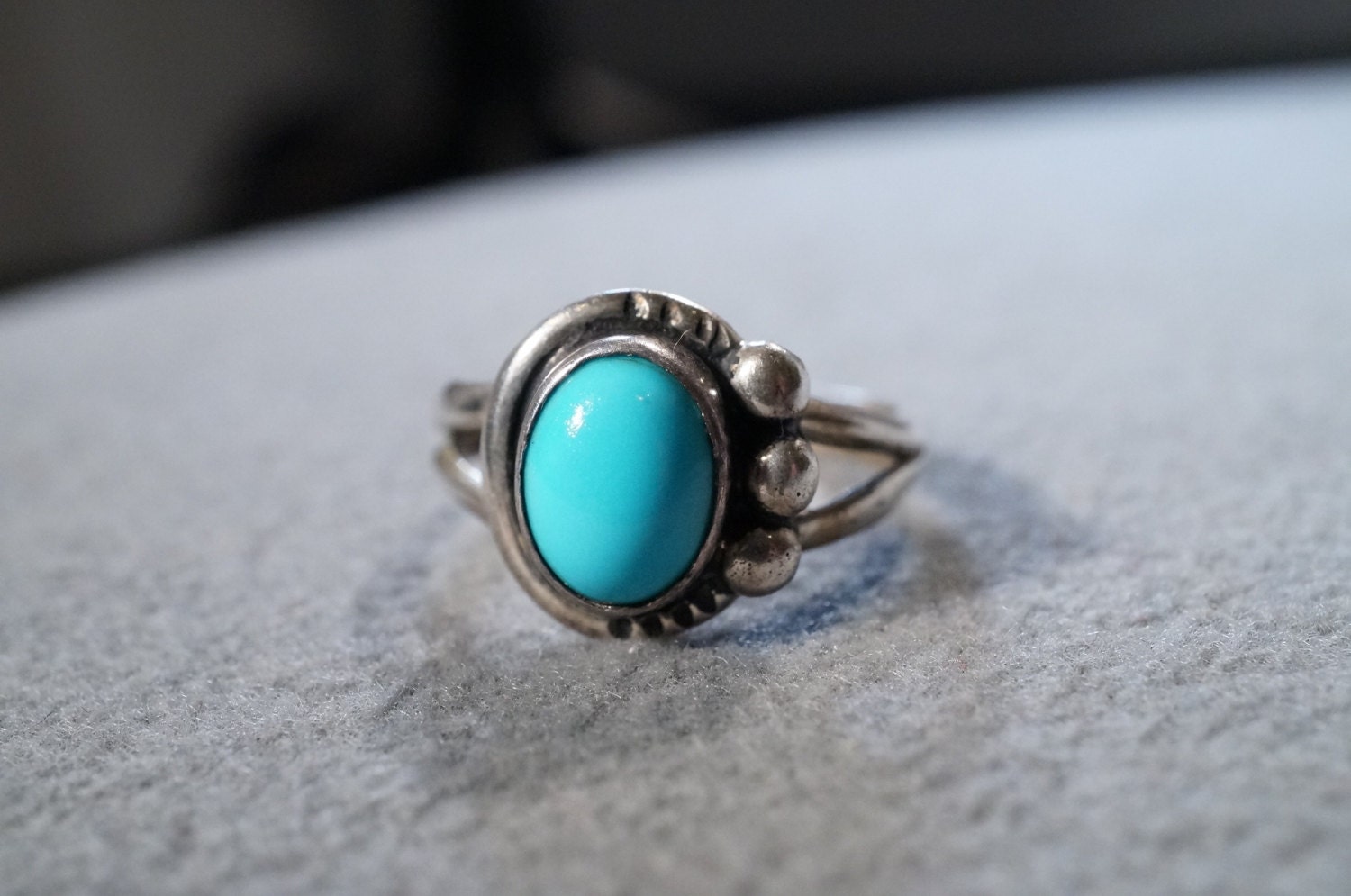 Vintage Sterling Silver Fashion Ring With Large Smooth Oval Vintage Sterling Silver Fashion Ring With Large Smooth Oval