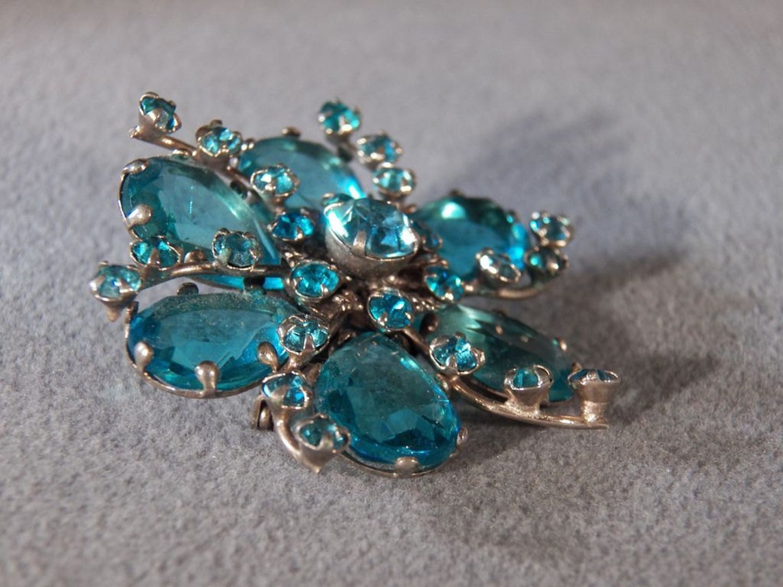 Vintage Yellow Gold Tone Large Pear Blue Round Rhinestone Pin - Etsy