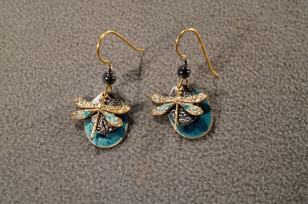 Vintage Art Deco Style Yellow Gold Tone Dragon Fly Round Euro Wire ...