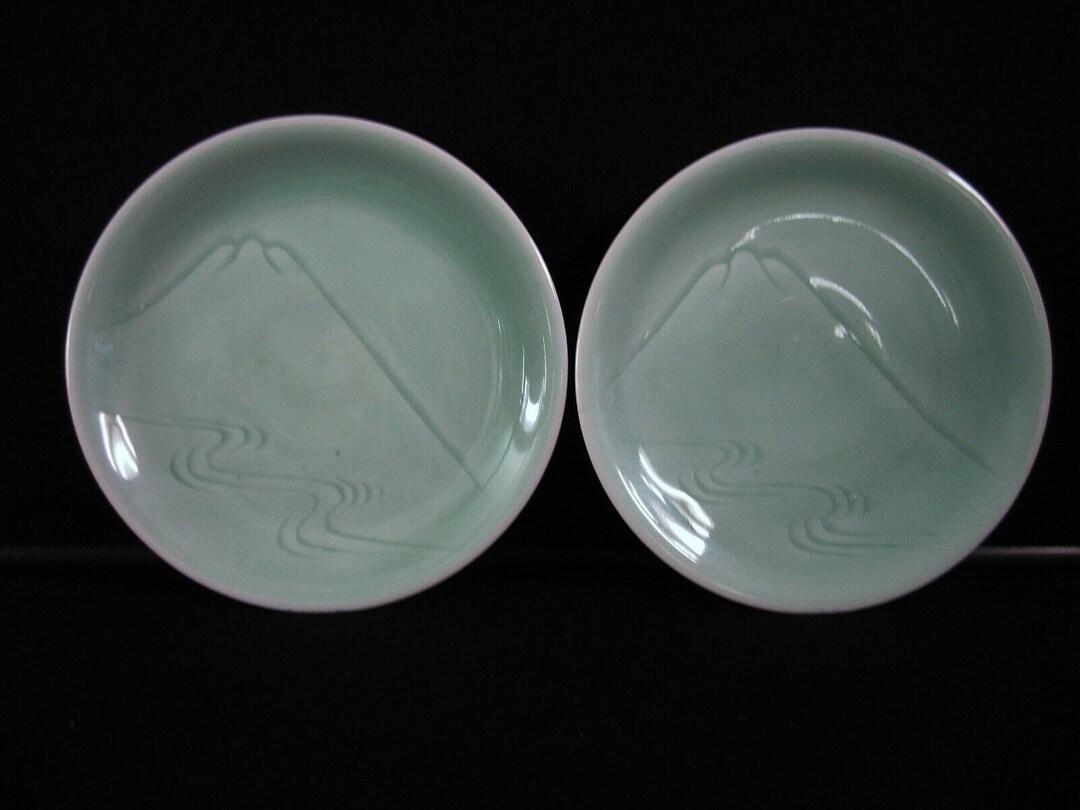 2 Japanese Fuku Mark Celadon Plates Edo / Early Meiji Era 19th Century ...