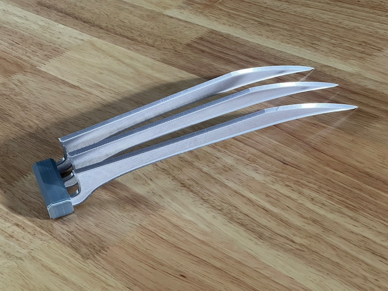 Logan Wolverine Claws - Full Pair, for TWO Hands. *ADJUSTABLE* - Glue ...
