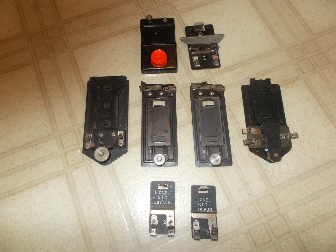 Lionel Electric Trains,145c, 2 of 153c, 4 Lock Ons,and Various Prewar ...