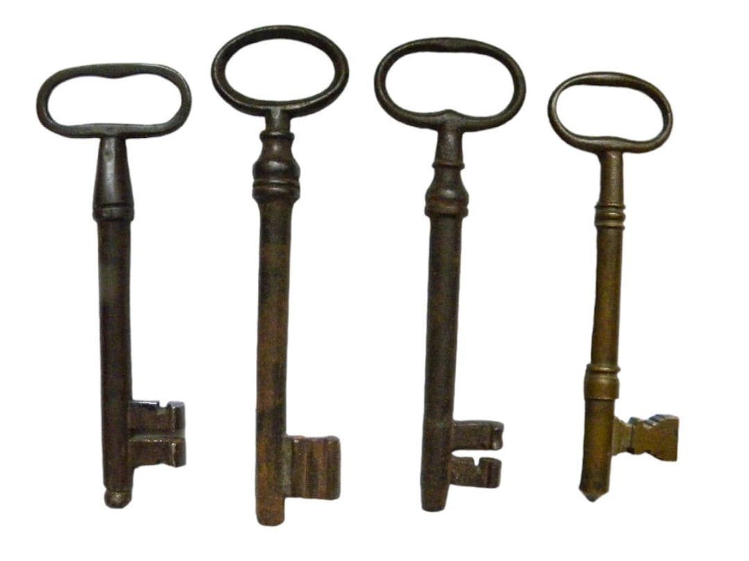 4 Large Vintage Skeleton Keys Skeleton Keys Altered Art Mixed Media ...