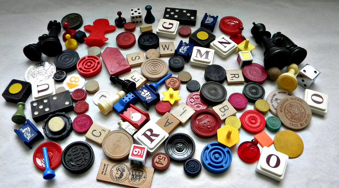 100 Vintage Game Pieces Mixed Media Craft Supplies Wood & Plastic Game ...