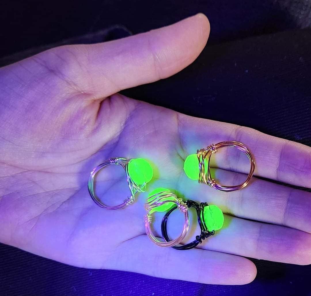 Uranium Glass Ring ~ UV Glow ~ Wire Wrapped Ring ~ Large Faceted Bead ...