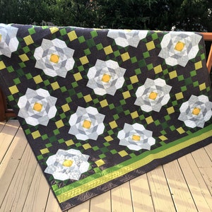 Digital Pattern: Barn Rose Quilt Block Pattern - Etsy