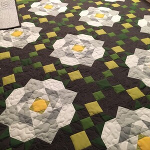 Digital Pattern: Barn Rose Quilt Block Pattern - Etsy