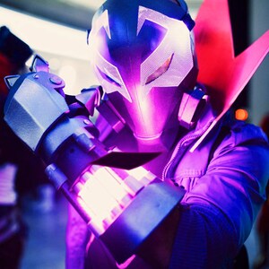 Earth 42 Prowler Miles LED Eyes DIY Kit (cosplay, Convention, Comiccon ...