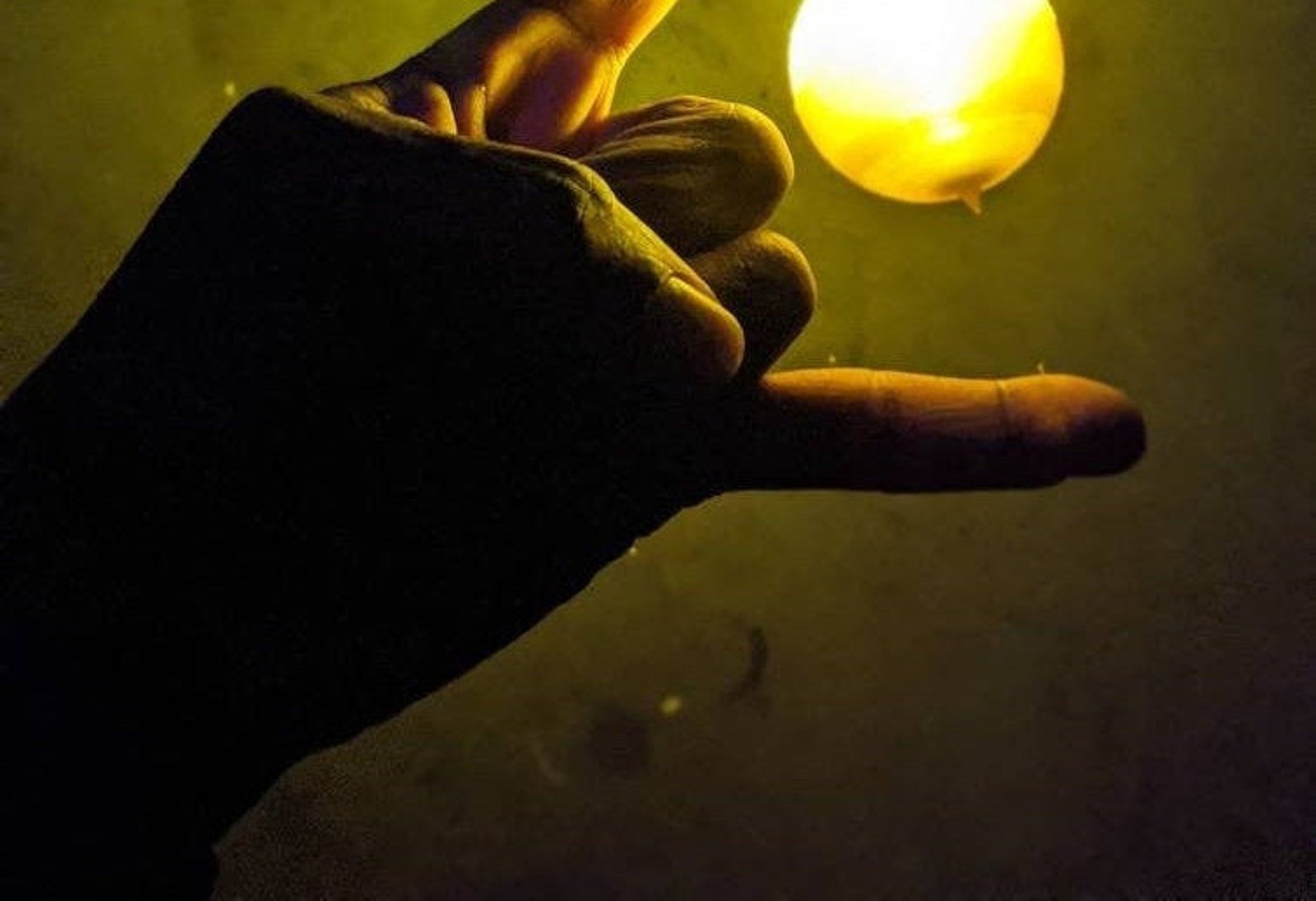 LED Floating Conjuring Sphere Prop ( Costume, Halloween, Cosplay ...