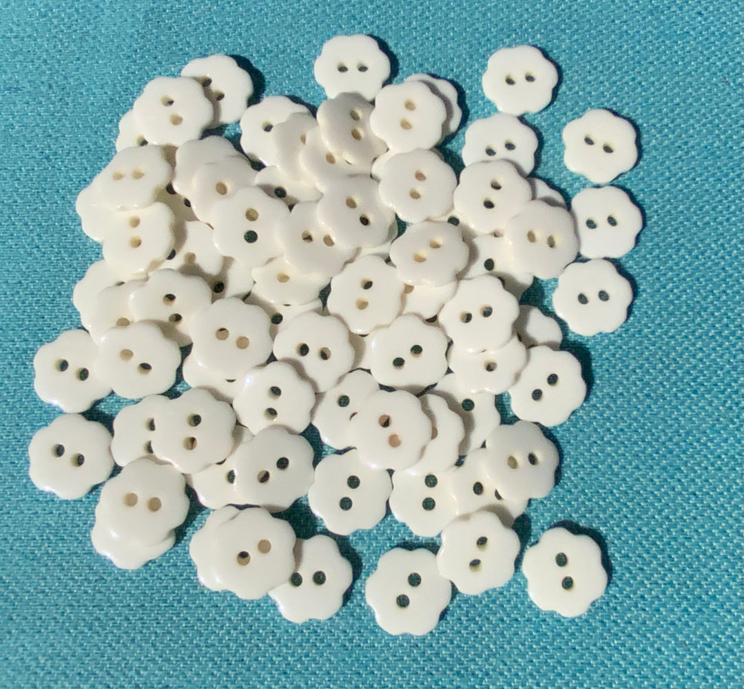 White Flower Buttons, 75 Pc, Vintage White Plastic Flower, Garden ...