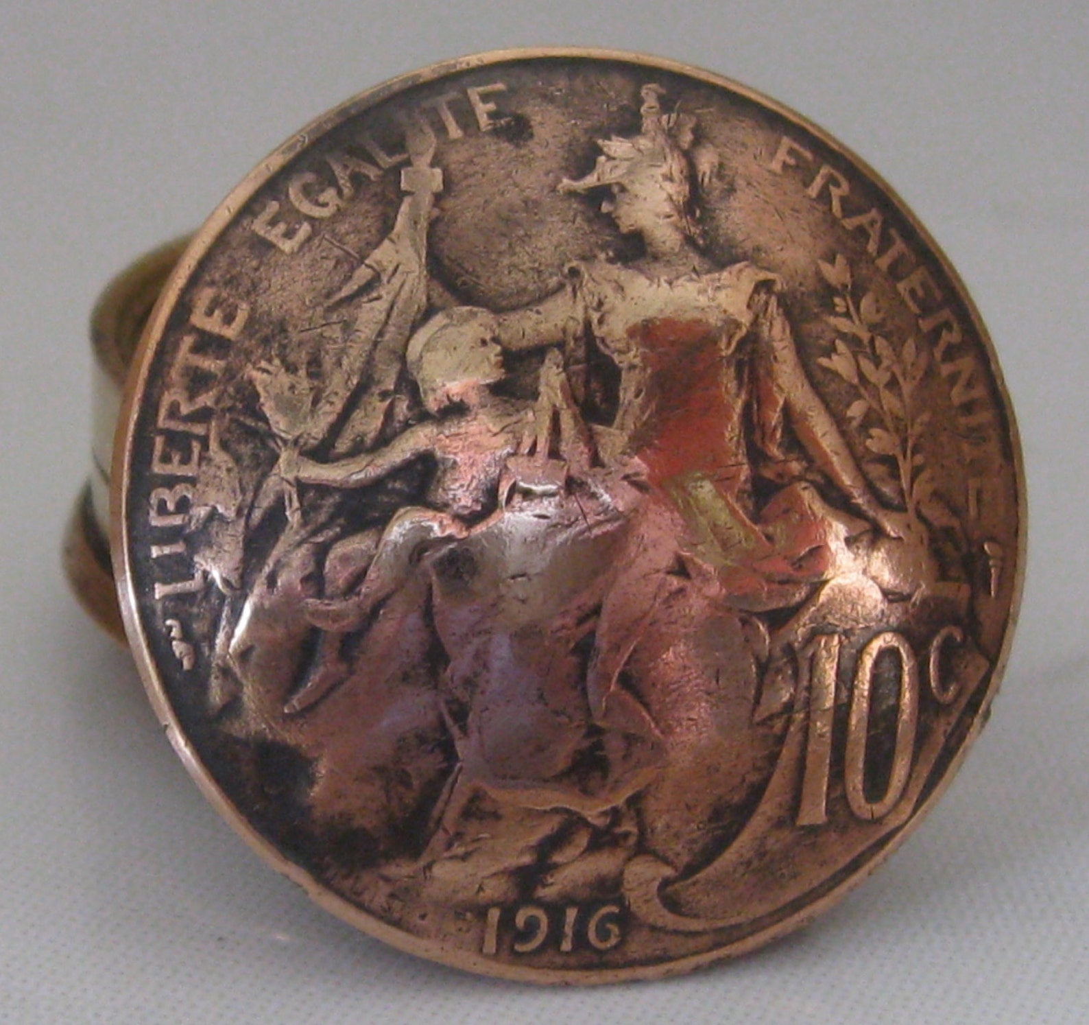 French Bronze Ten Centimes Coin Screw Lid Snuff Box / Stash | Etsy