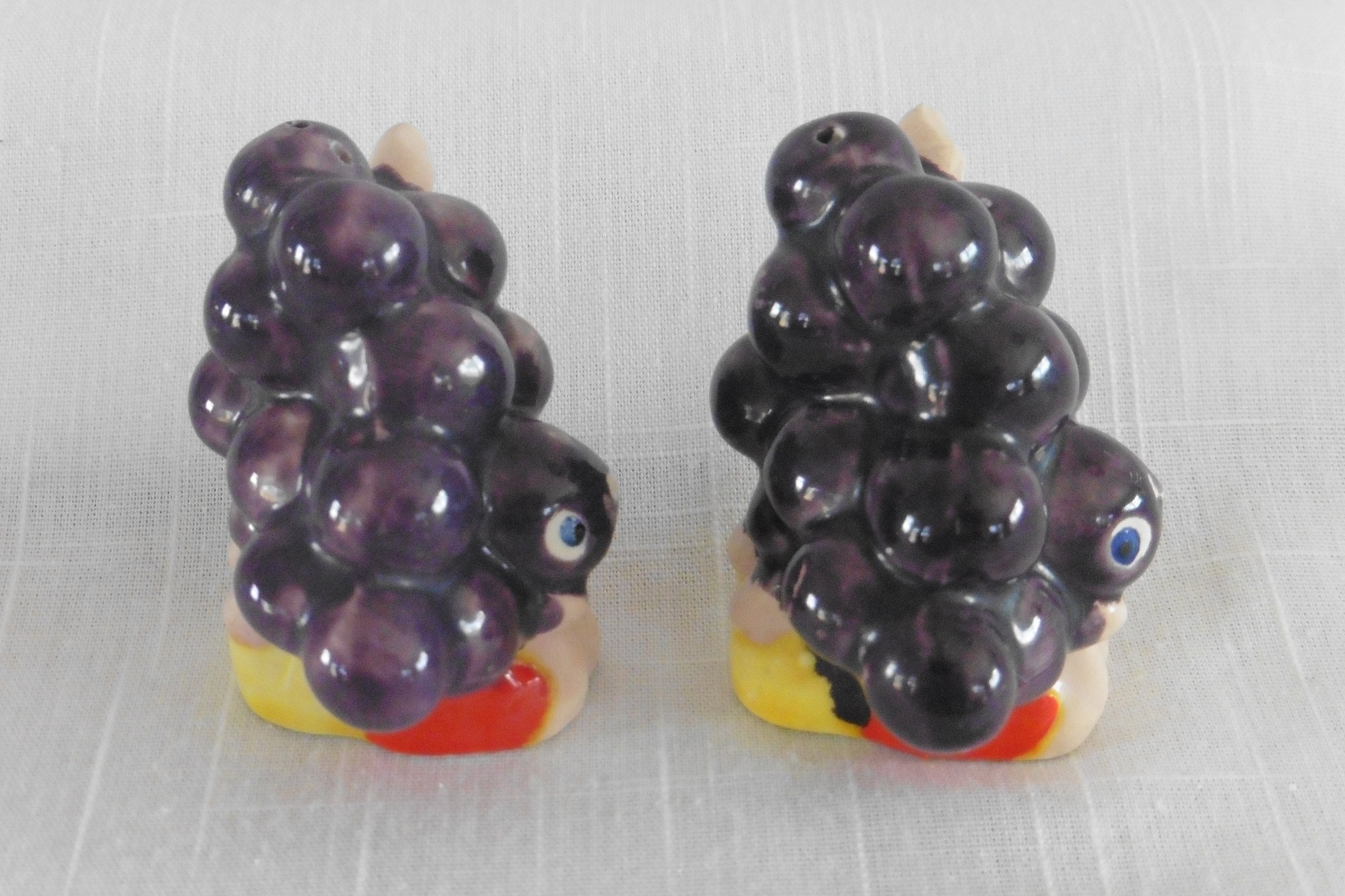 Vintage Ceramic Anthropomorphic Purple Grape Head Kid's Salt and Pepper ...