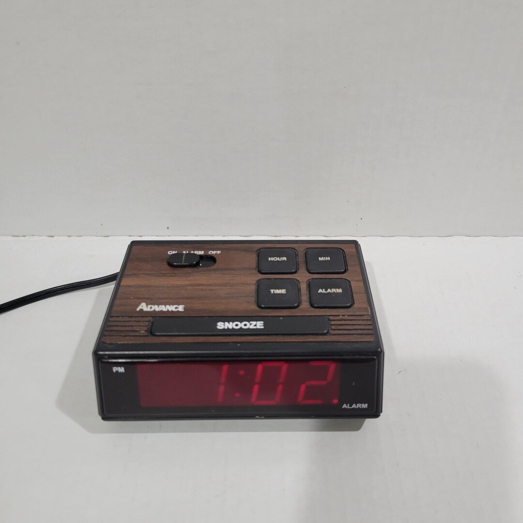 Vintage Advance Digital Alarm Clock 80s 90s Faux Wood Classic Bedroom ...