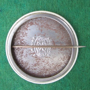 Original 1970's Victory Thru Human Dignity Pin Back Button - Free ...