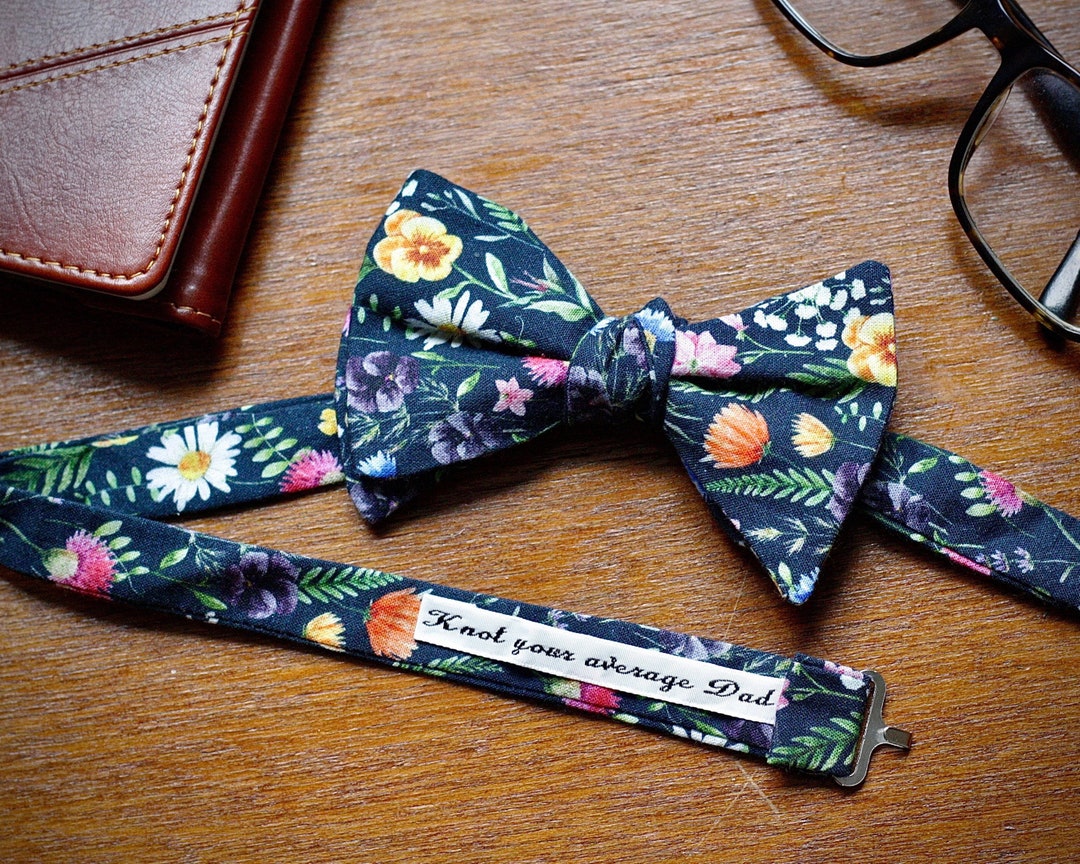 Personalized Floral Bow Tie - Custom Label Gift for Him - Etsy