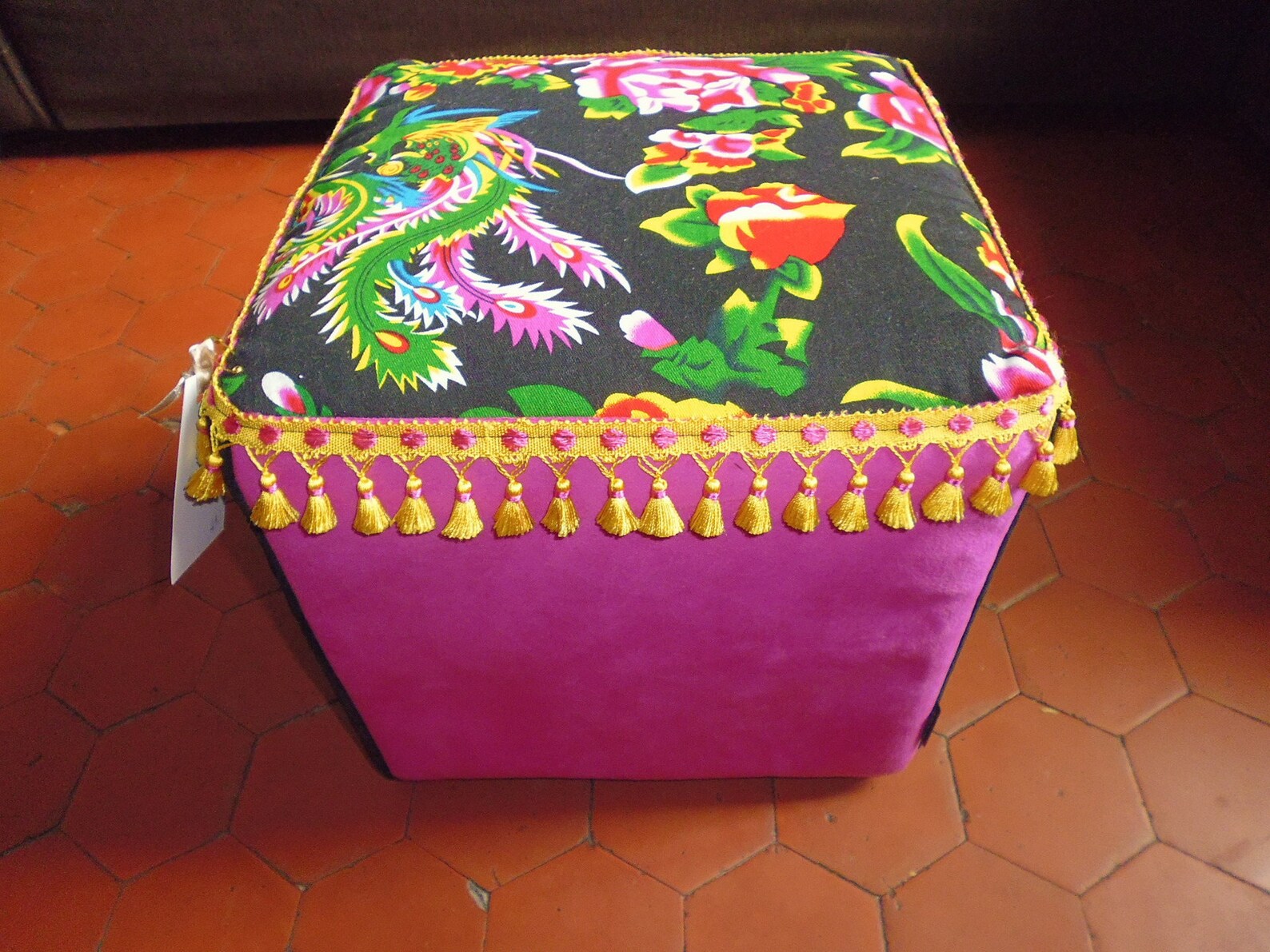 POUF VELVET and Black Flowers and Fuschia - Etsy