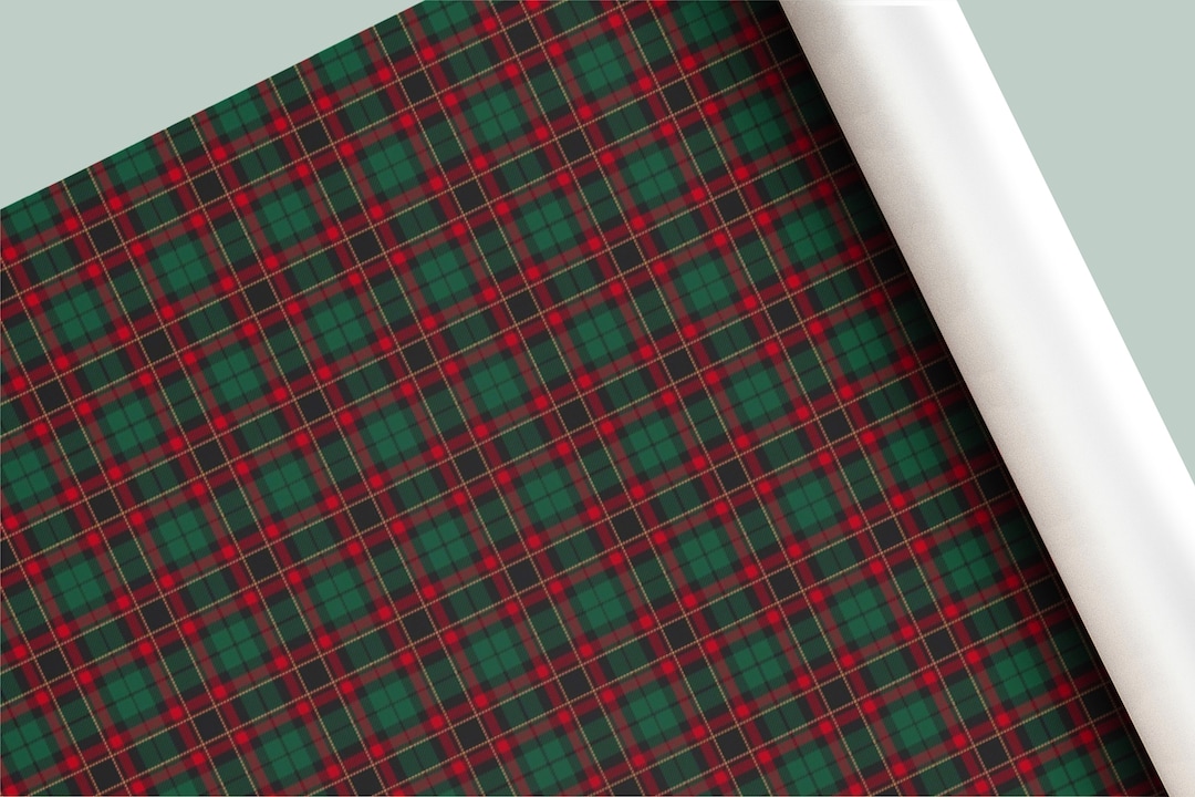 Christmas Wrapping Paper: Festive Red & Green Holiday Plaid Gift Wrap ...
