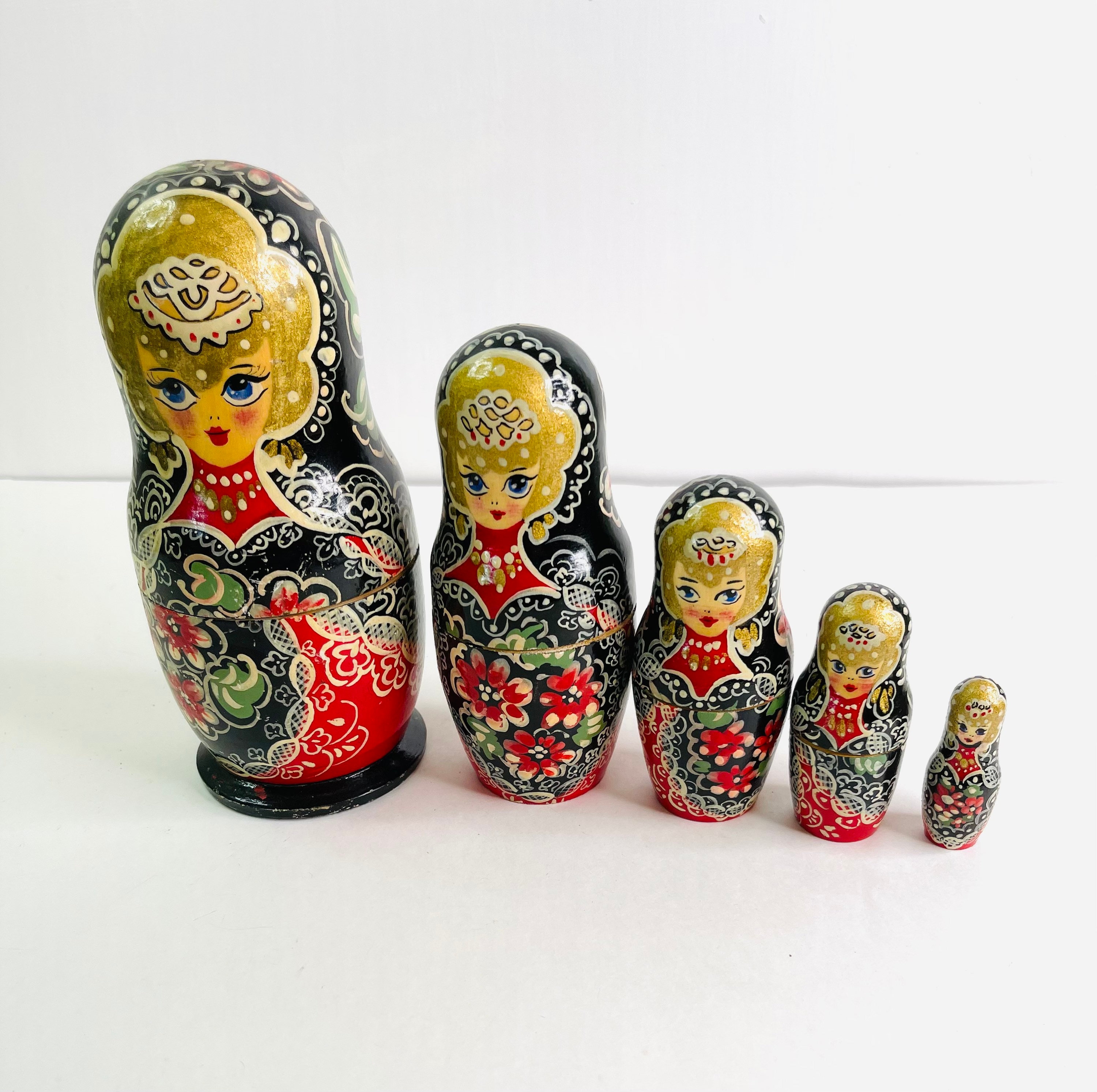 Vintage set of traditional hand-painted Russian matryoshka nesting ...