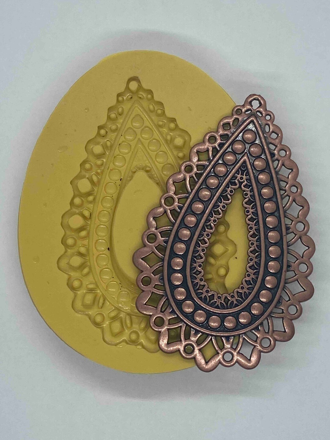 DECORATIVE-EDGED TEARDROP Flexible Mold - Etsy