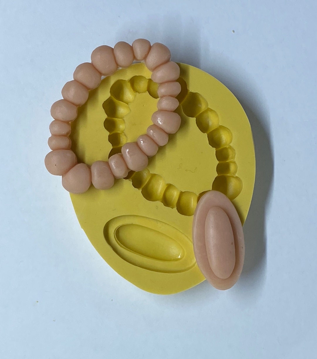 OVAL Hollow Stone-edge With Torpedo Center Bead Flexible Mold - 2-piece ...