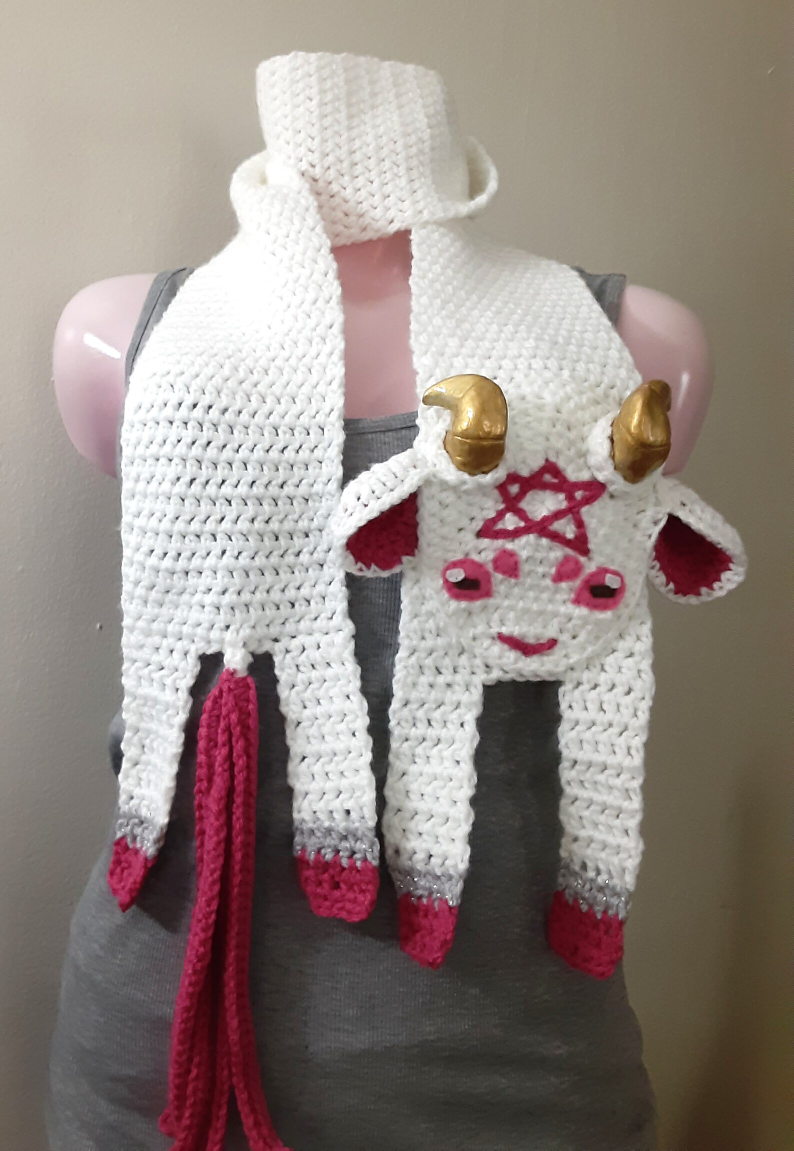 Crochet Creepy Cute Baphomet Scarf pink - Etsy