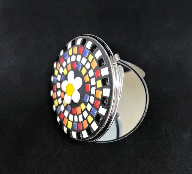Sunshine White Daisy Mosaic Compact Mirror - Etsy