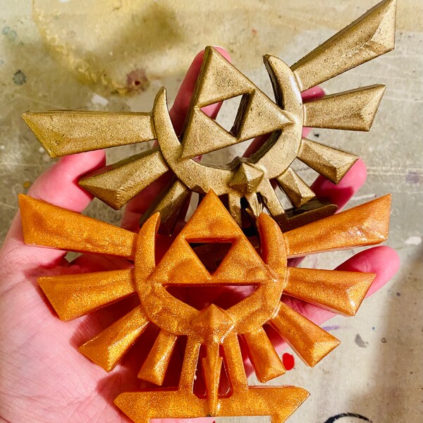 Hylian Crest - Etsy UK