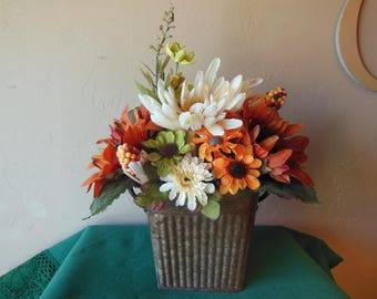 Tin Bucket Centerpiece - Etsy
