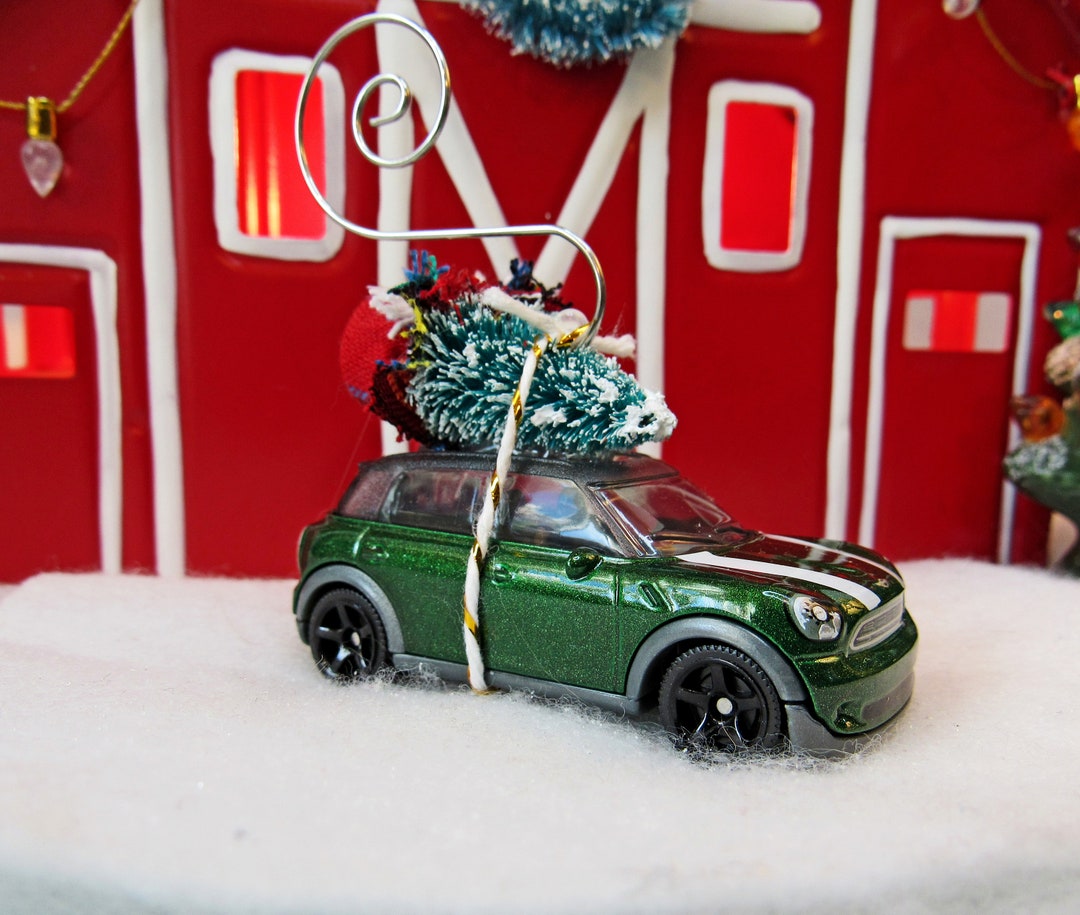 Christmas Tree Ornament-die Cast Car- 2011 Mini Cooper Countryman With ...