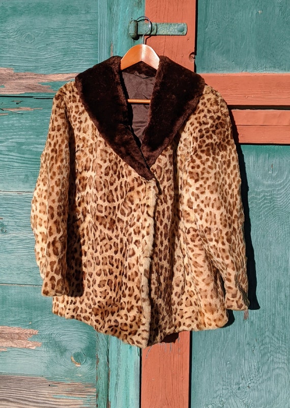 Vintage Shearling Wool Coat with Wild Cat Print – 195… - Gem